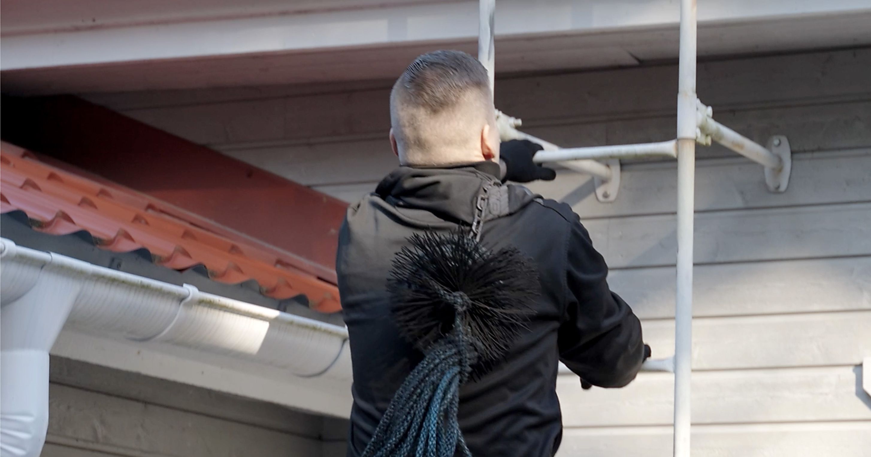 Nuohoojan vinkit omakotitalon kattoturvaan | Vesivek